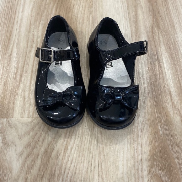 smartfit | Shoes | 65 Girls Black Dress Shoes With Bow Smart Fit | Poshmark